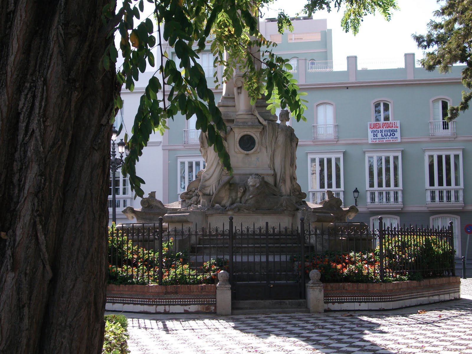 Lokoxcadiz: JARDINES SEVILLANOS DE LA ALAMEDA APODACA
