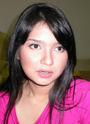 Photo Aci Harahap Sexy White Dress