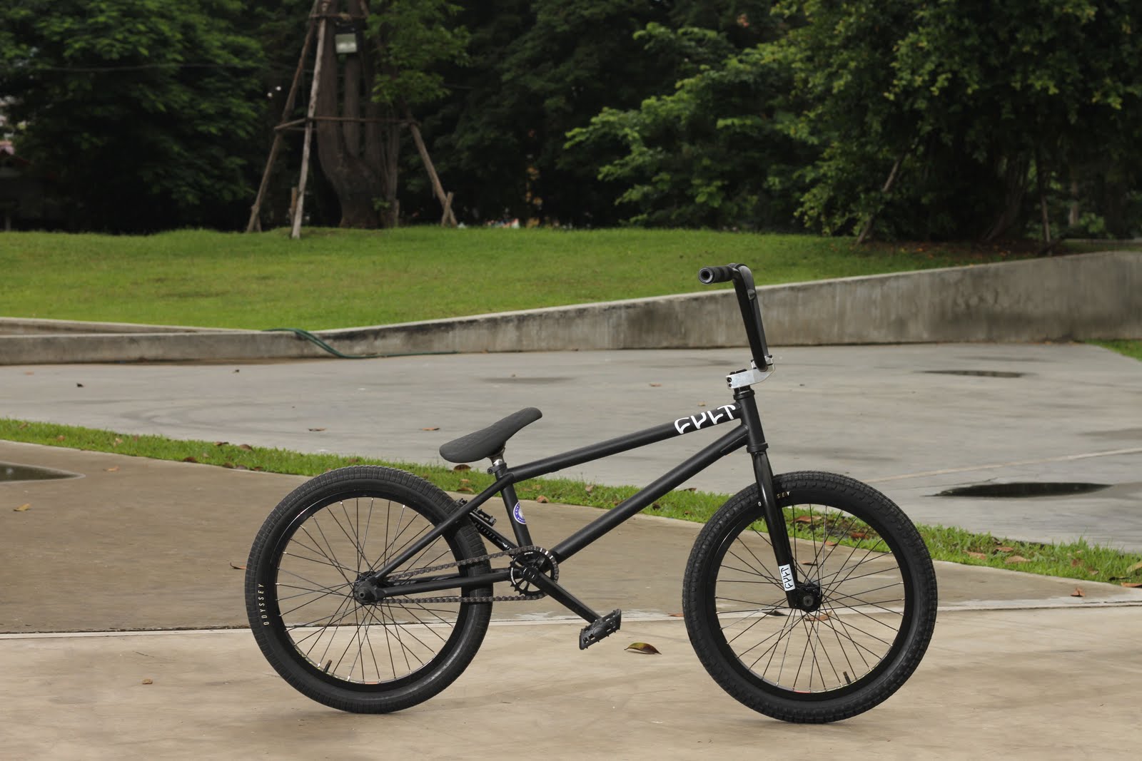 Chiang Mai BMX Life (CNX-BMX): 100% Dew's New bike Check It Out