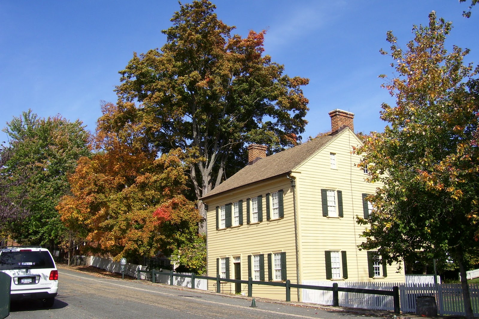 Walking Through Salem: Fall In Salem