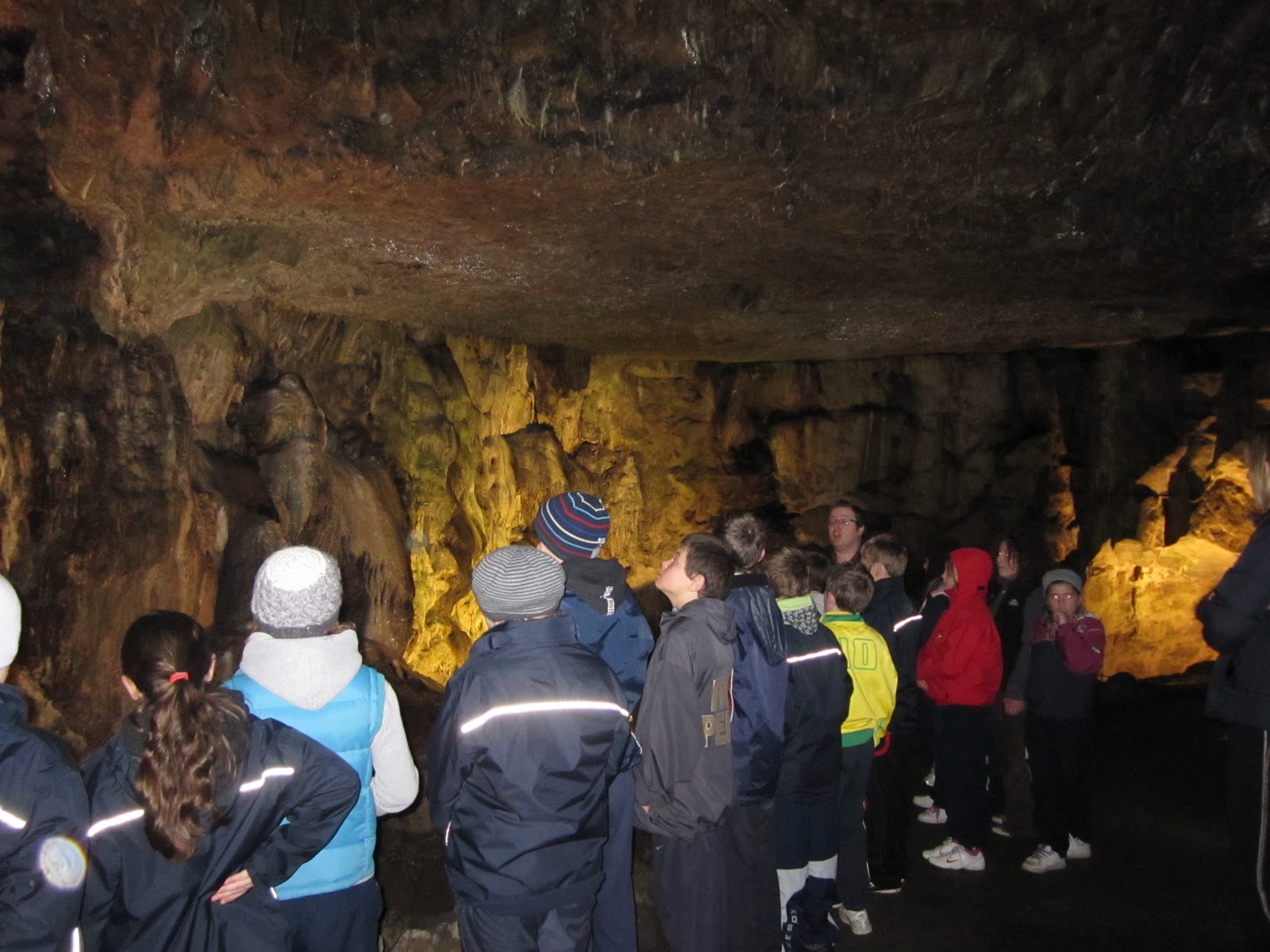 St Colman's NS "Níos mó ná céad bliain ag fás": Dunmore Caves