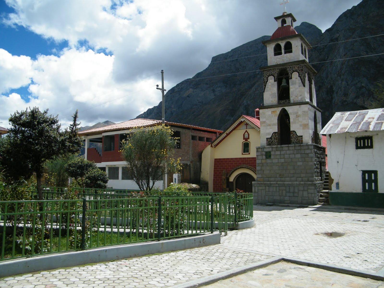 YAUYOS DIA A DIA: VITIS YAUYOS. LA HISTORIA DE UN ALCALDE QUE SE VENDIO ...