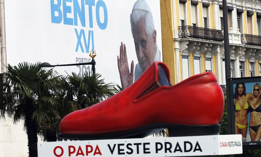 O PAPA VESTE PRADA | POPE WEARS PRADA