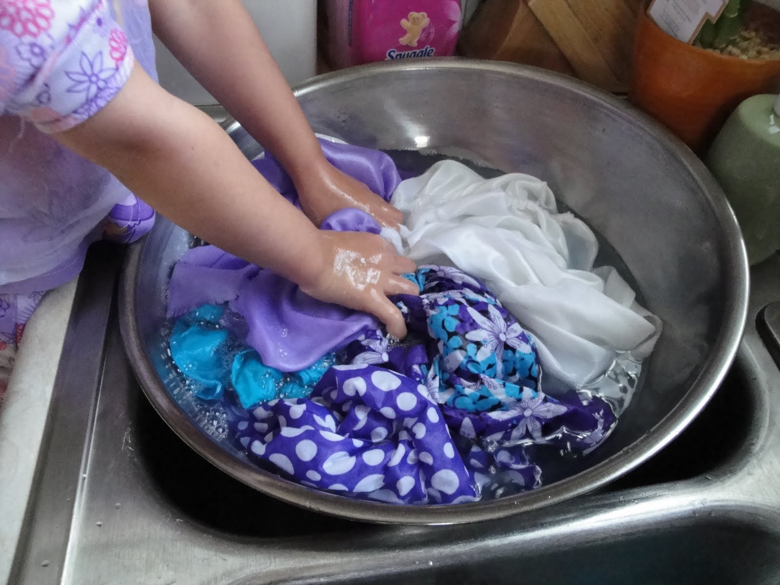 Travels and Wandering: Doing Laundry - Old Style