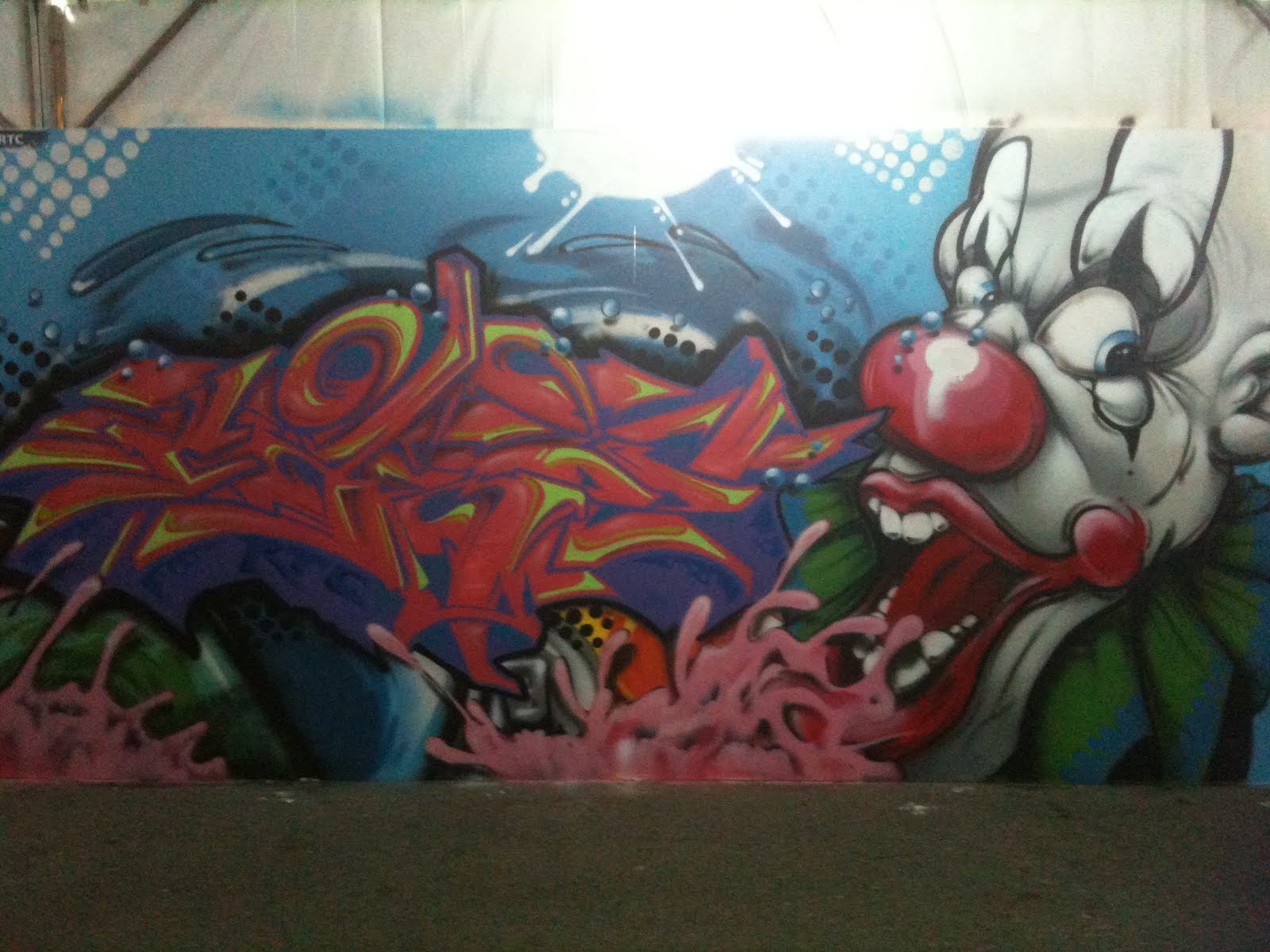 BONE CLOTHING, VILLAINS AND SINNERS.: Graff & Bomb & Tag & Bomb & Graff
