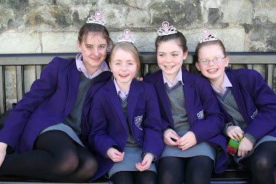 Photography: British Schoolgirls at the Tower of London