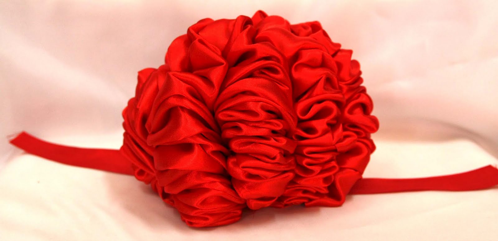 家囍婚嫁礼品专卖店: 产品：挂门红布/红绣球/Hanging Door Red Cloth/Ball