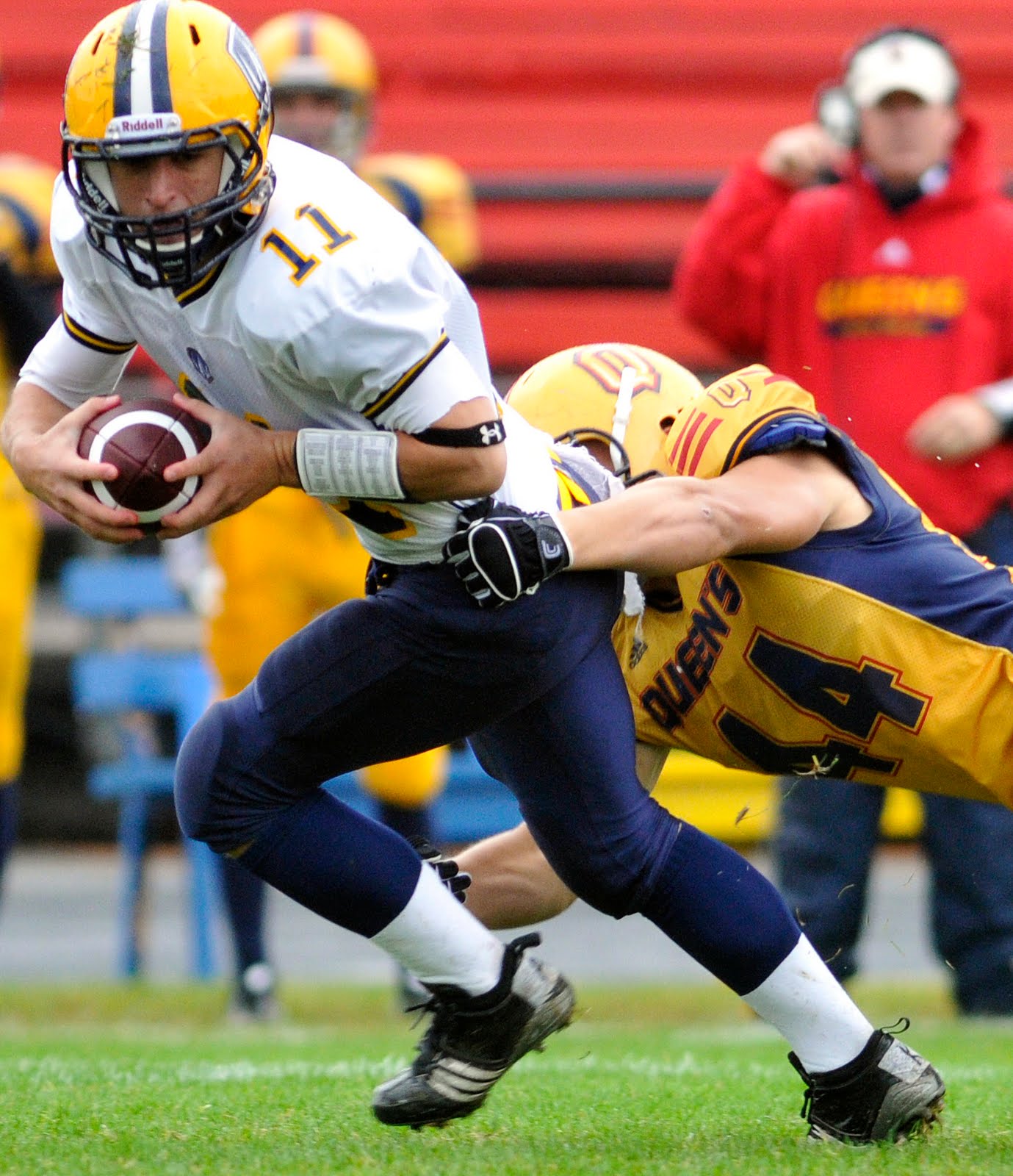 Adam Jackson Photojournalist: Queen's University Football Home Opener