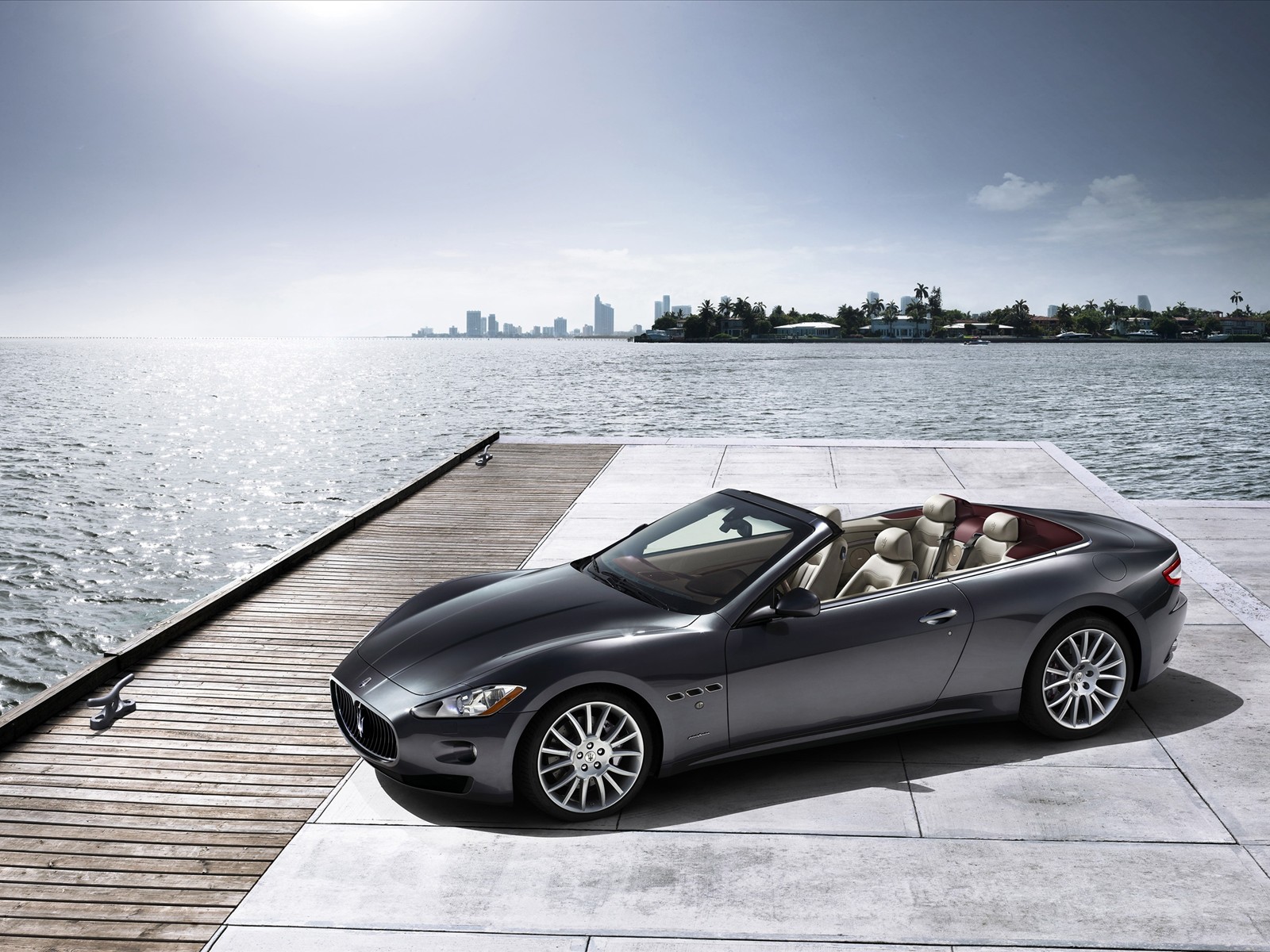 Car Pictures: Maserati GranCabrio 2011
