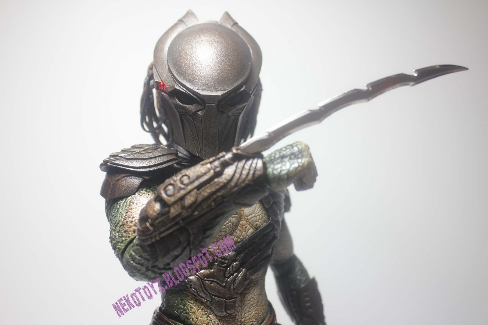 Neko Toyz: Hot Toys MMS 137 1/6 Falconer Predator Review