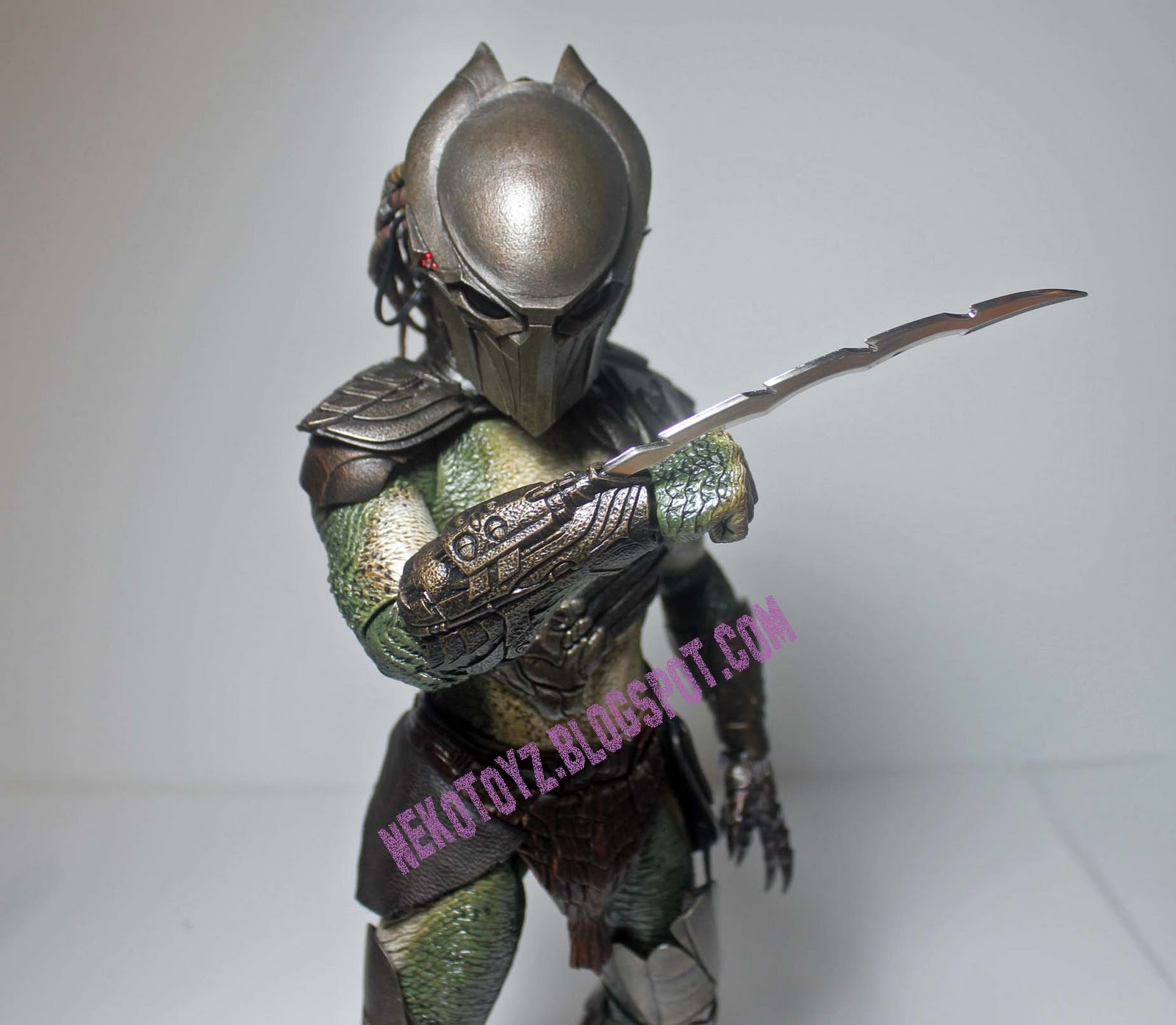 Neko Toyz: Hot Toys MMS 137 1/6 Falconer Predator Review
