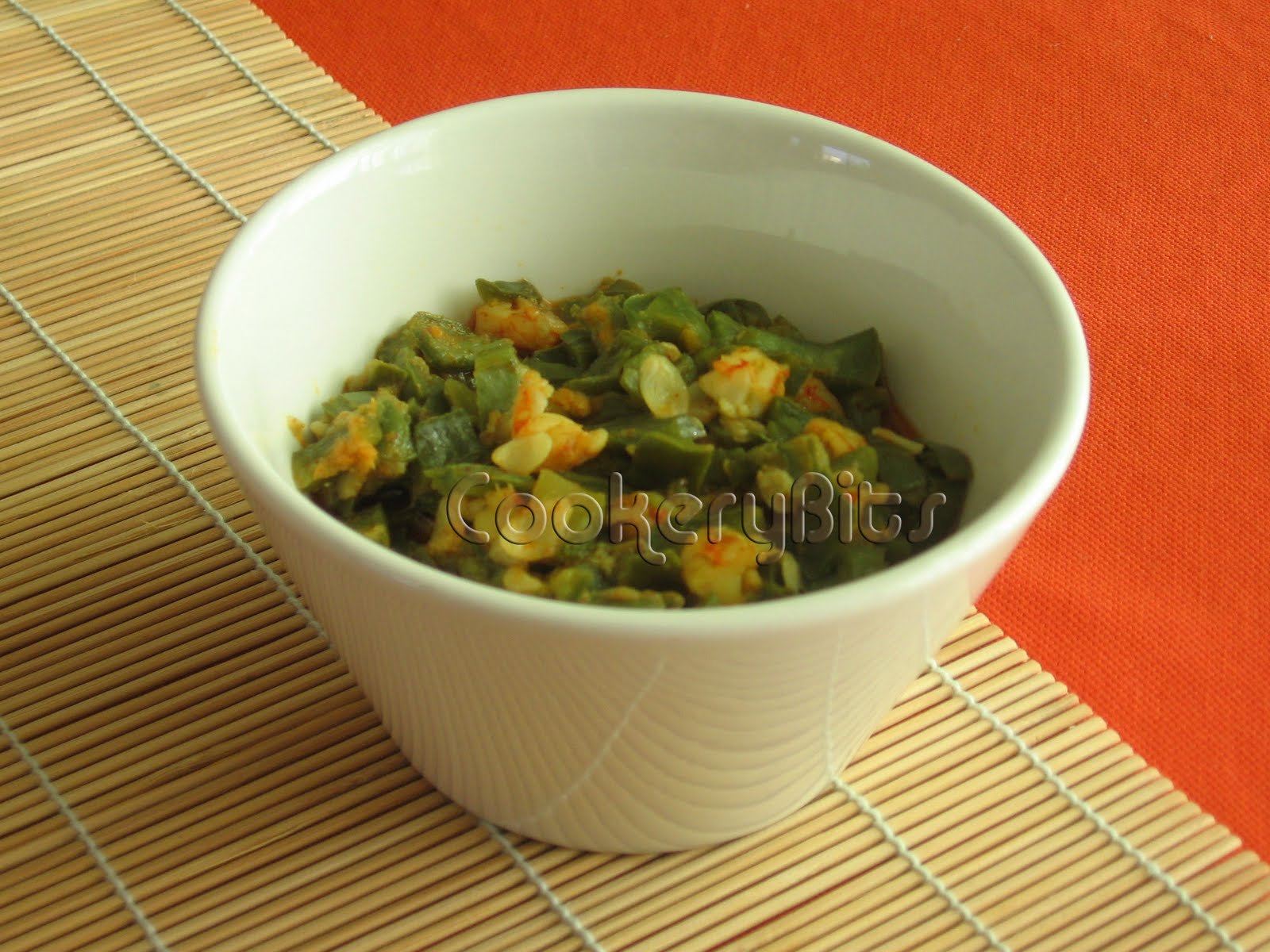 Cookery Bits: Chemmen peechinga ularthu – Sinqua and prawn fry