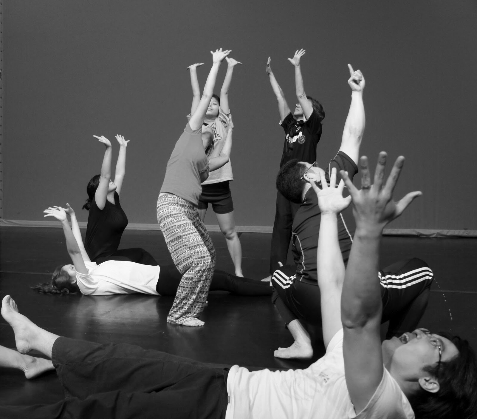 Create-teeth(Creative)-Buzz: mORPm- Physical Theatre @ NIE 6th Dec10