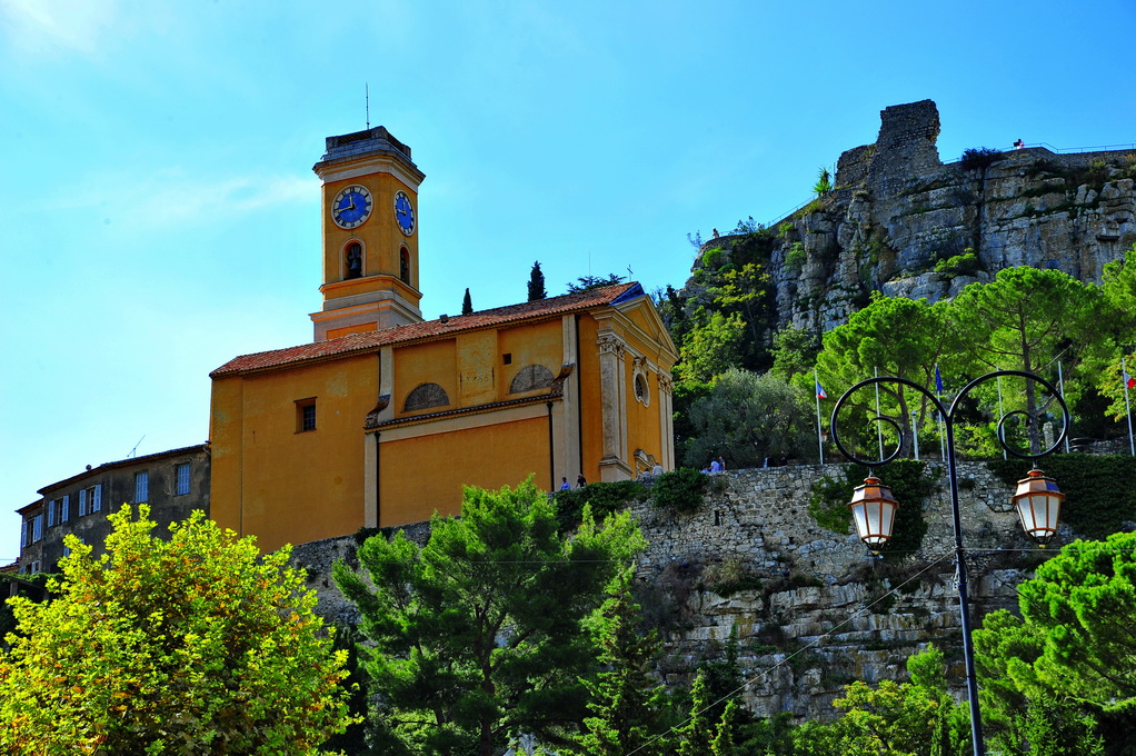 Traveling Wayne's World: Monte Carlo & Eze