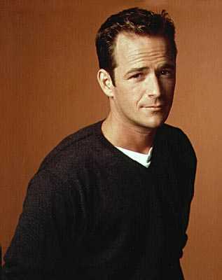 Make Me Blush: Luke Perry is a Sinister Soul in "Upstairs"