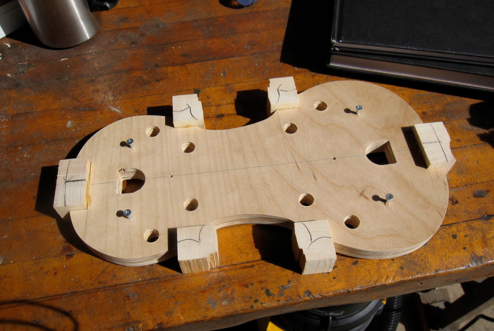 Microwunderkammer: Catching up on violin building
