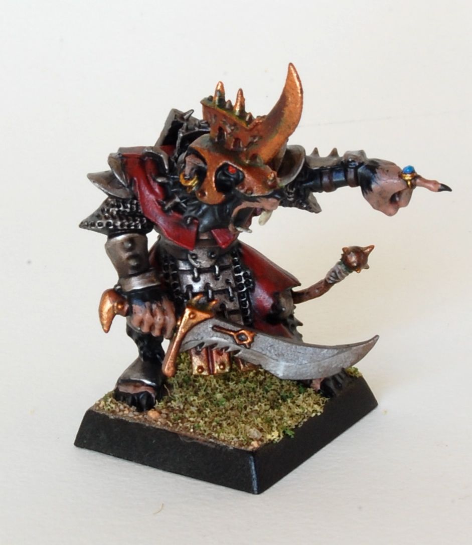 Awakening Ynnead: Stormvermin with Converted Standard Bearer