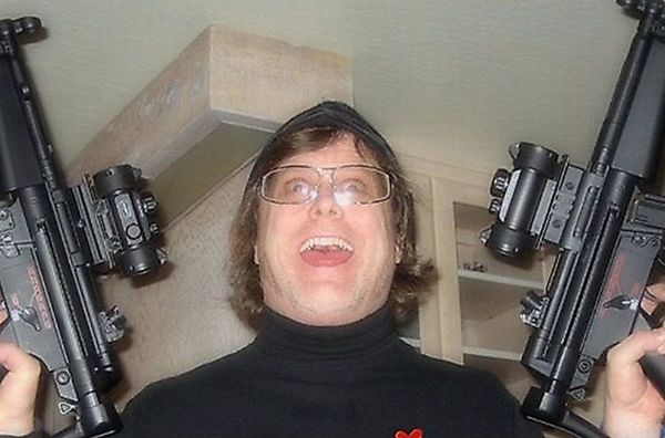 Funny Gun People - 25 Pics | Curious, Funny Photos / Pictures