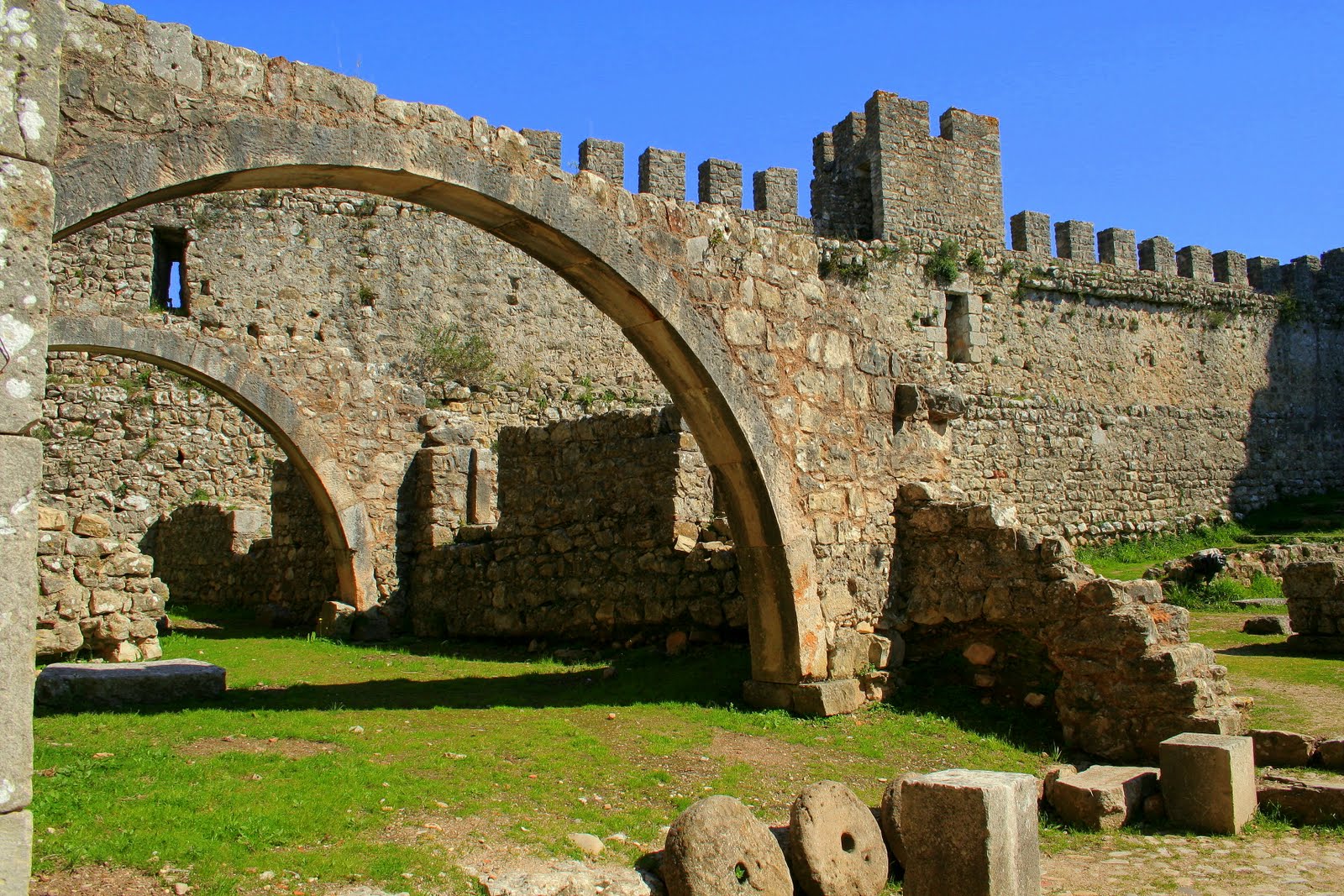 a touch of lisbon: Castelo de Pombal
