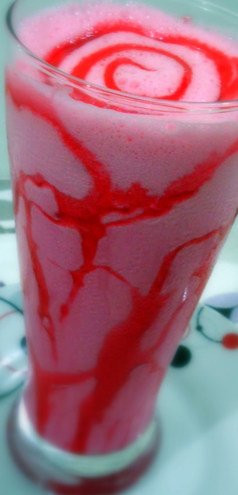 Culinária Sem Mistérios: Milk Shake de Morango com Licor de Chocolate