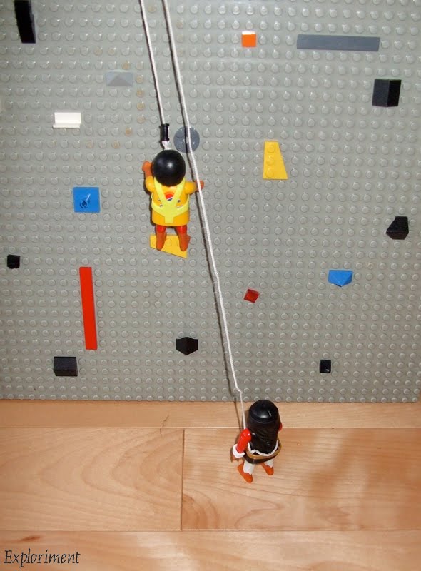 Exploriment: Lego – Climbing Wall
