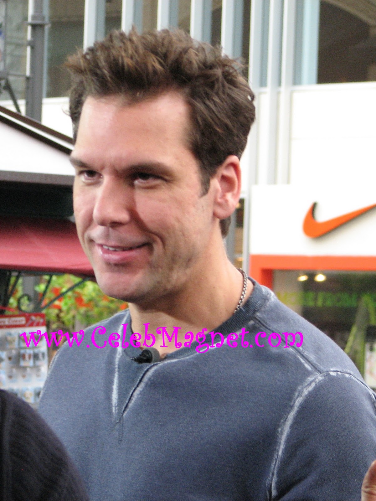 Dane Cook Remembers His Best On Screen Kiss And Streaking Fans ...