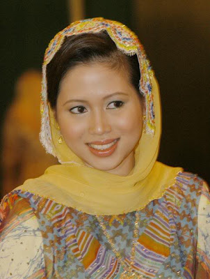 LiFe Is UnPrEdiCtaBle: Sultan Brunei Ceraikan Azrinaz Mazhar Hakim...