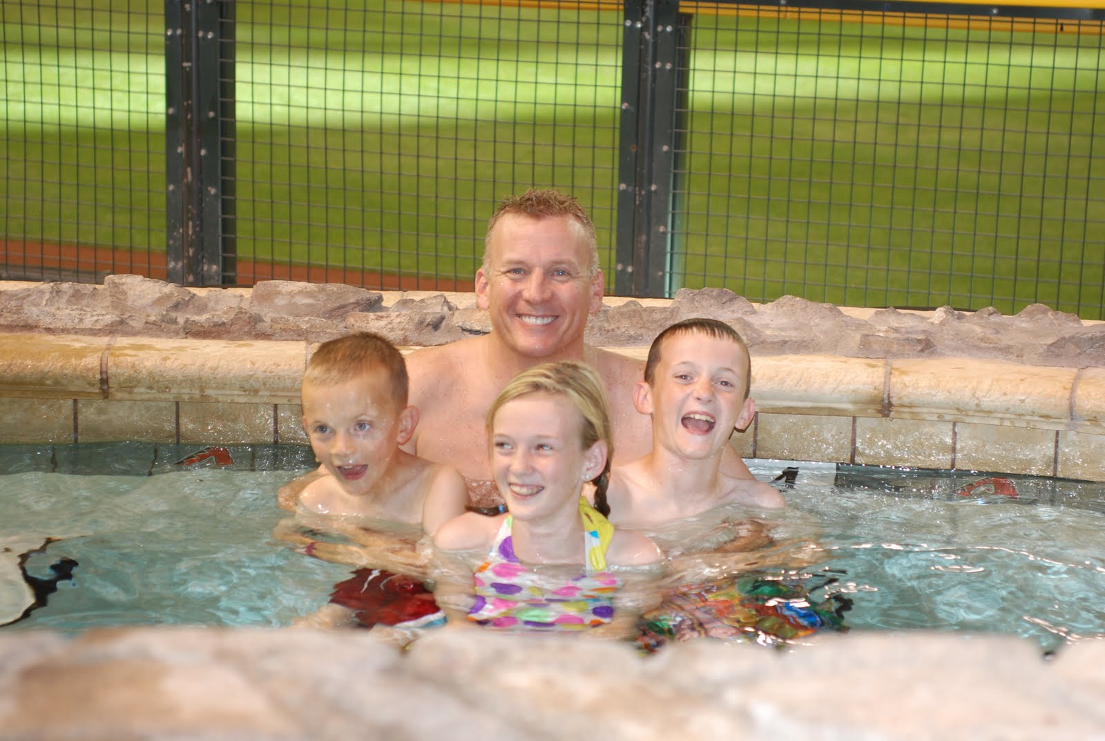 The Dawe Family Blog: A Day at the Pool