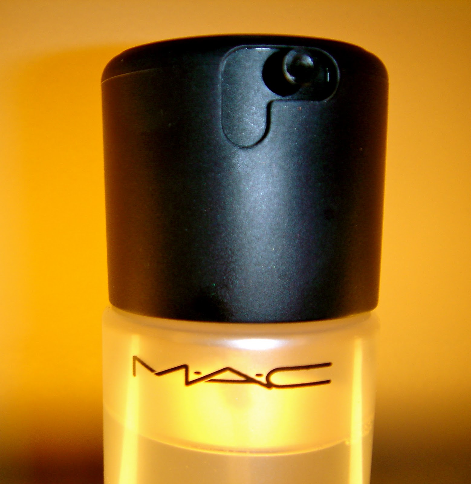 The Vain Mom: Mac Fix + Spray