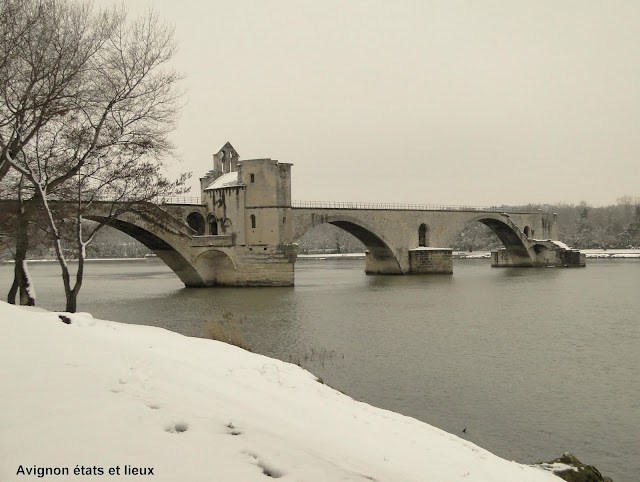 Impressions d'Avignon: Avignon à nouveau sous la neige...