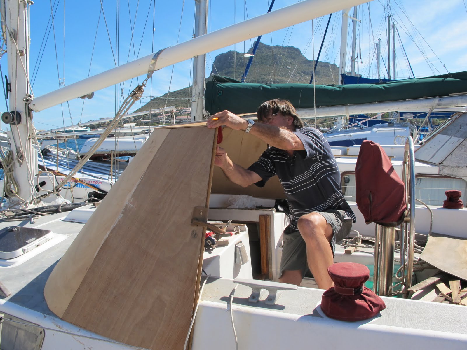 CKD Boats - Roy Mc Bride: Make yourself a spray dodger for your yacht