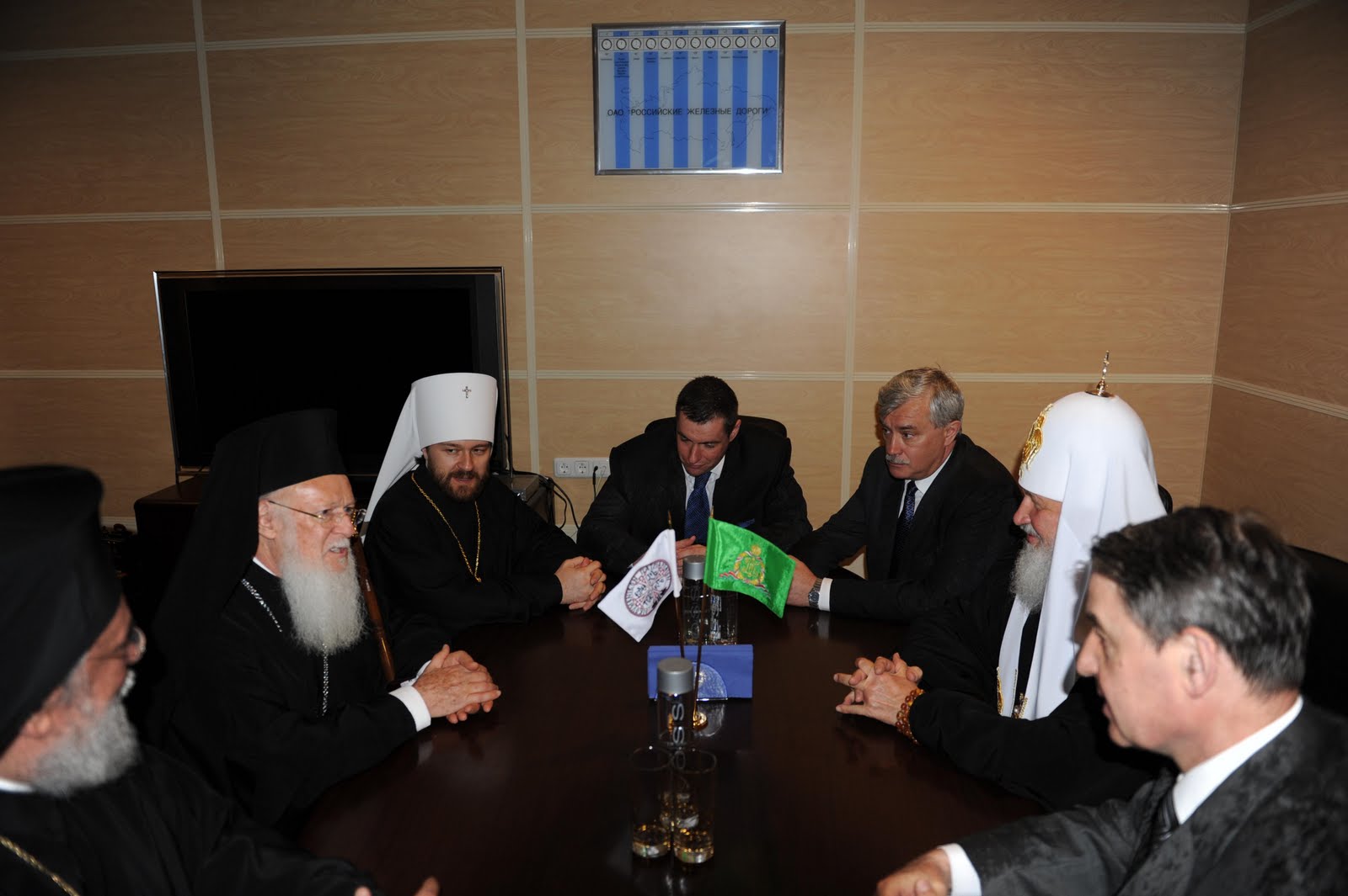 ΦΩΣ ΦΑΝΑΡΙΟΥ: ΘΕΡΜΗ ΥΠΟΔΟΧΗ ΣΤΟΝ ΟΙΚΟΥΜΕΝΙΚΟ ΠΑΤΡΙΑΡΧΗ ΚΑΤΑ ΤΗΝ ΑΦΙΞΗ ...