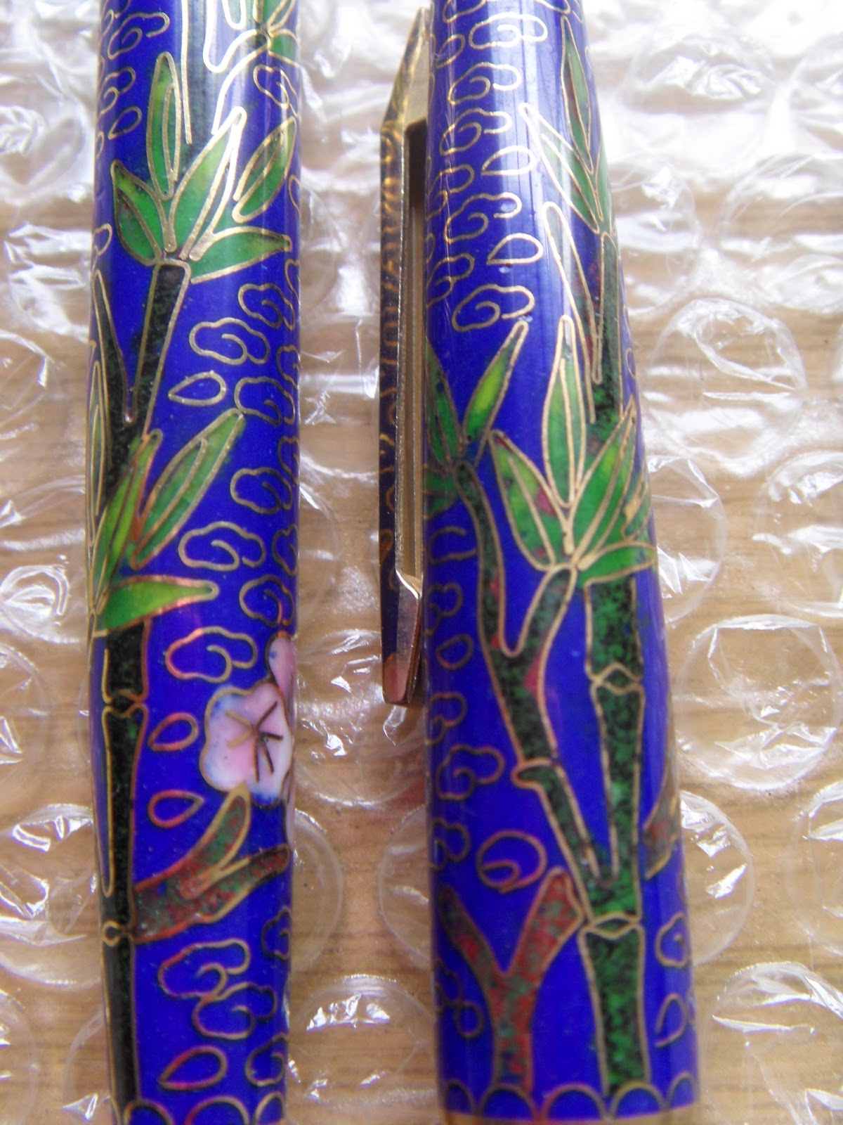 Vintage Pens and Other Good Stuffs Gem Shop: Vintage Chinese Golden ...