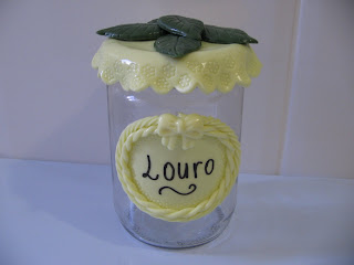 Amor de Biscuit: Pote para guardar folhas de louro.