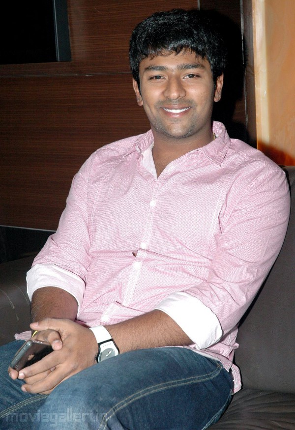 test: Shanthanu Bhagyaraj @ Blind Date Premiere show stills