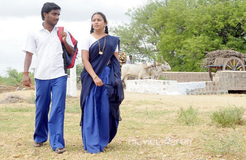 Newstillsindia: Arumbu Meesai Kurumbu Paarvai Stills, Photo Gallery