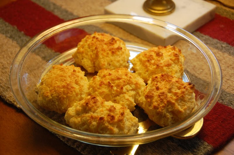 Content in a Cottage: Sunday Morning Cheese Biscuits