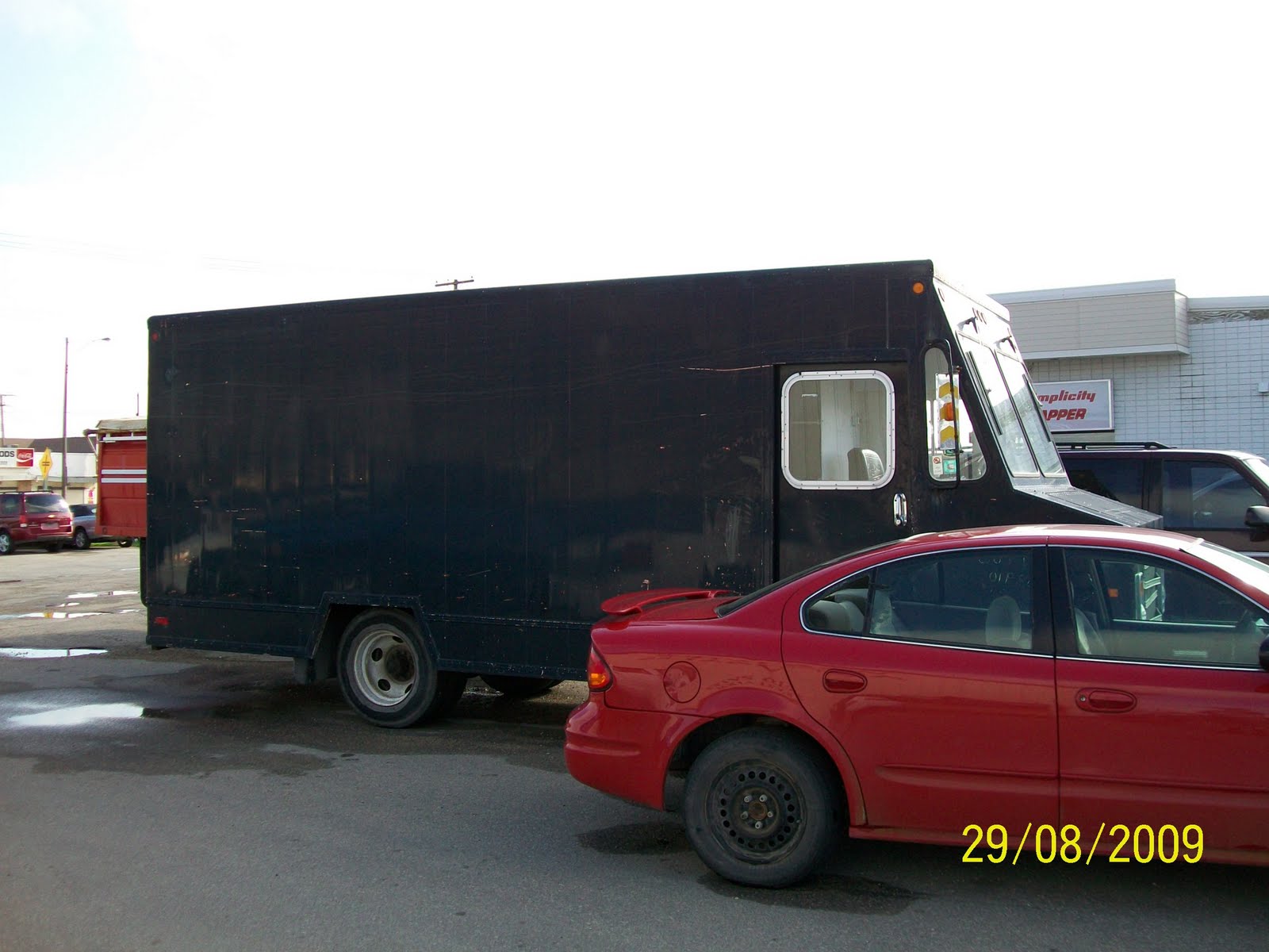 1981 GMC Step Van P 30 Conversion: 29 Aug 2009 - Love at first site.....