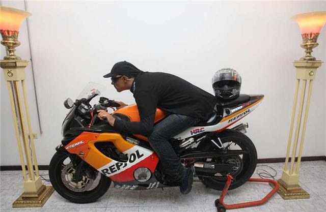 CHIMI NOTICIAS: Miren como en un velorio el muerto en vez de estar ...