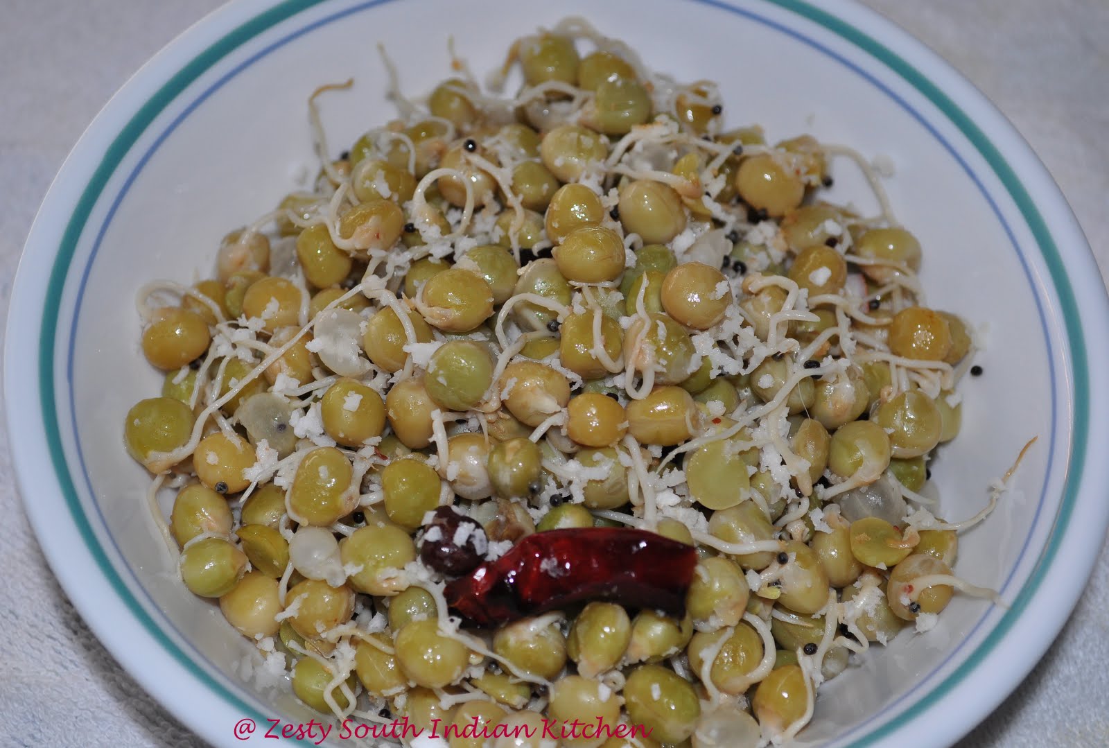 Mullapicha pattani Sundal/ Sprouted green peas stir fry - Zesty South ...