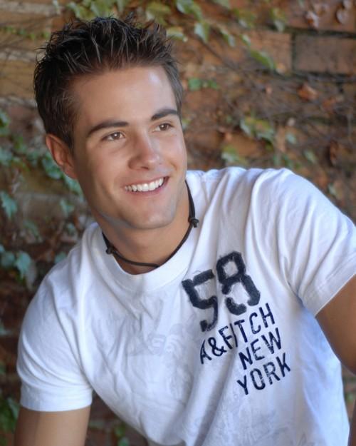 Favorite Hunks & Other Things: Catching Up with Paul Vandervort