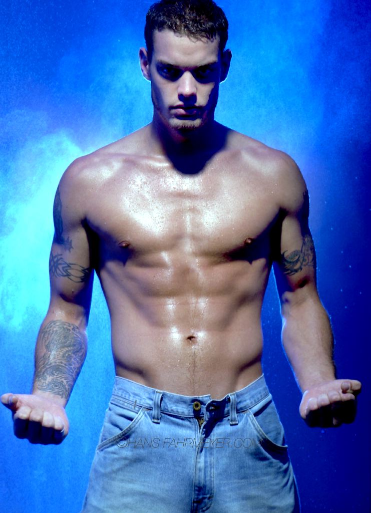 Favorite Hunks & Other Things: Pic Series of the Day: 'Dust Of Water ...