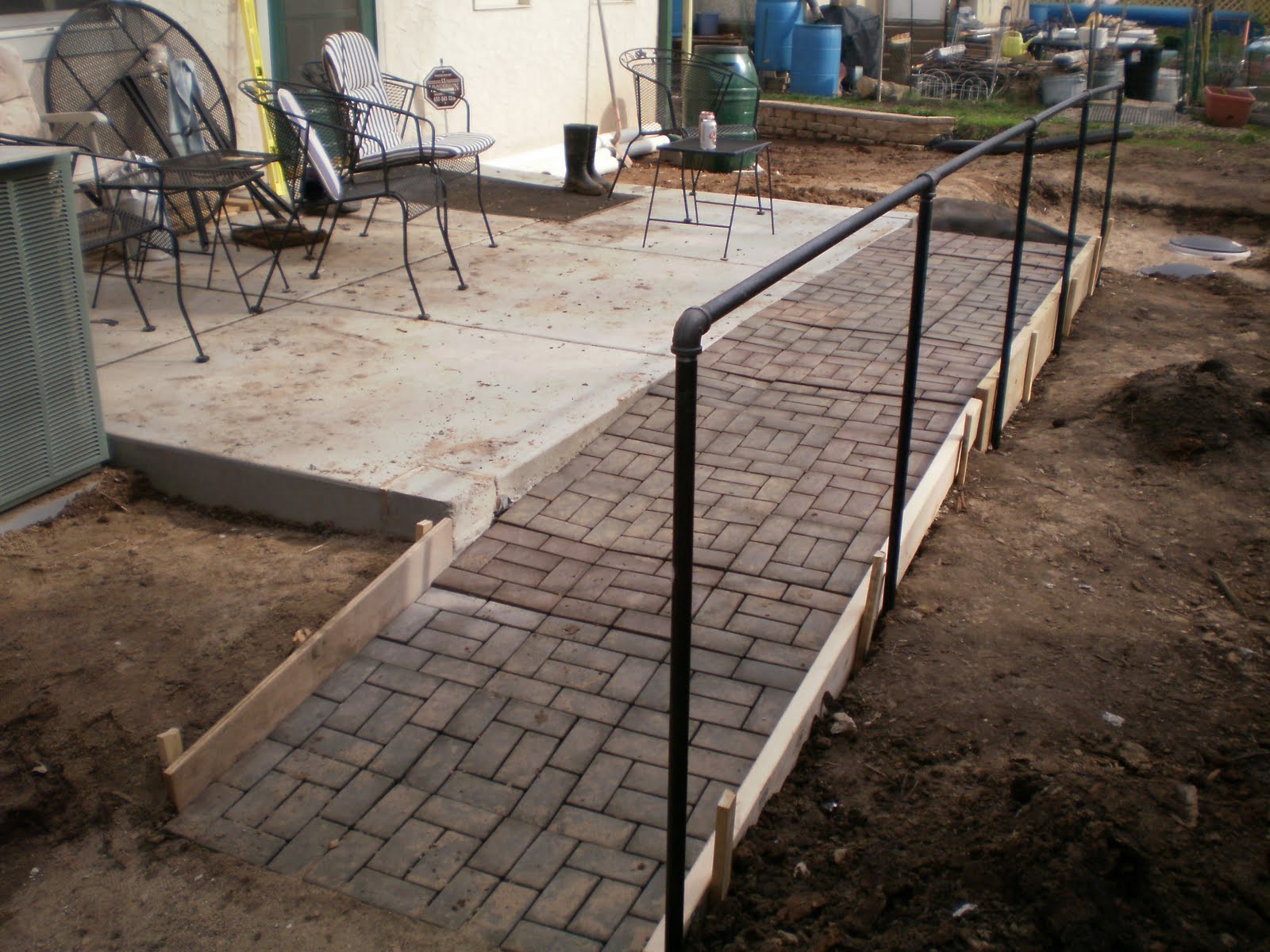 Barb Lutz' Green House: Pictures of Inside; back temp ramp completed