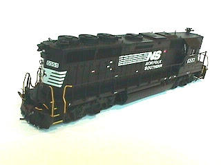 阿Lam: Super detailing a pair of low cost plastic locomotives in HO - a ...