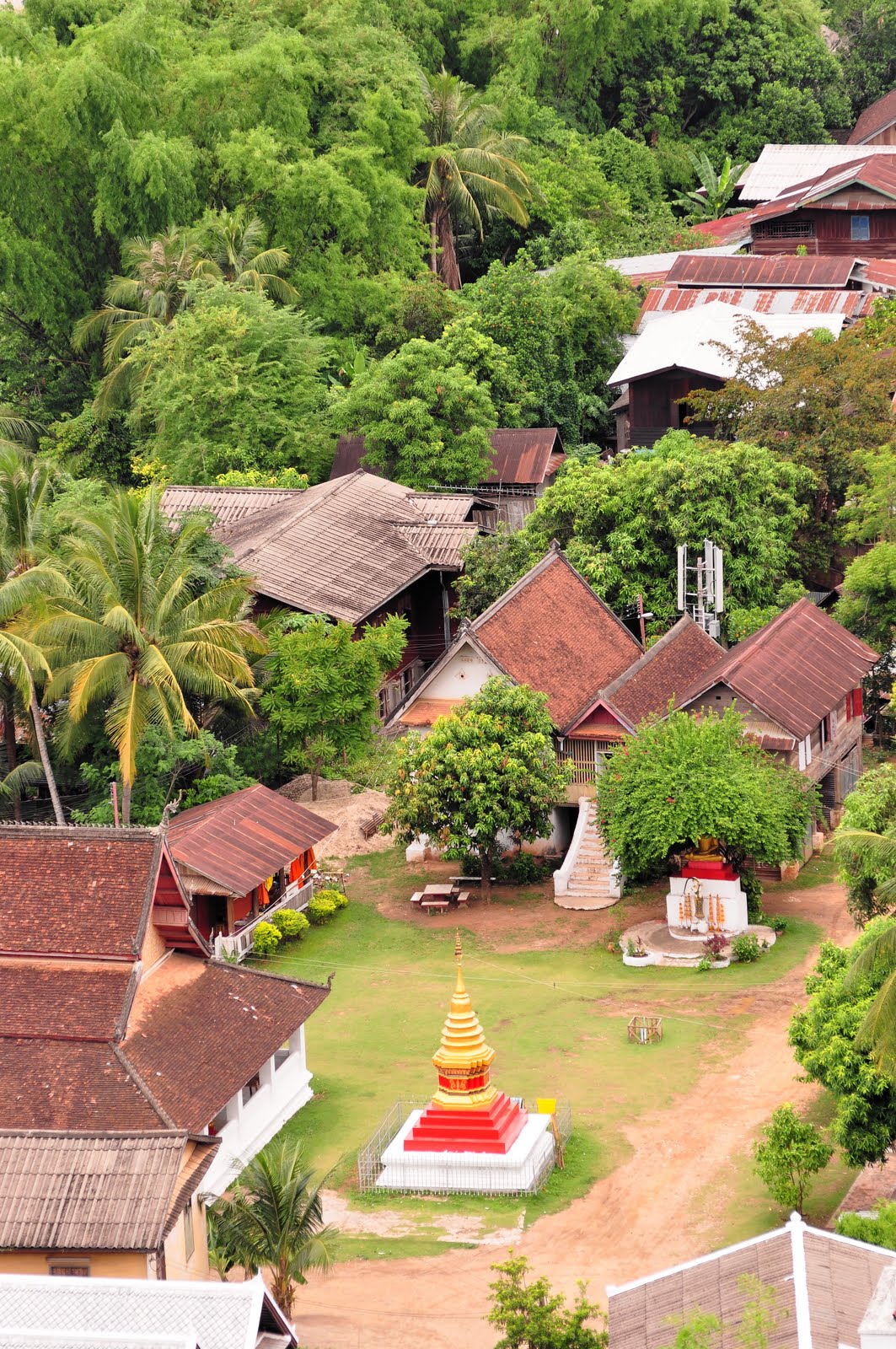 Goboogo : A Day at the Falls - Luang Prabang