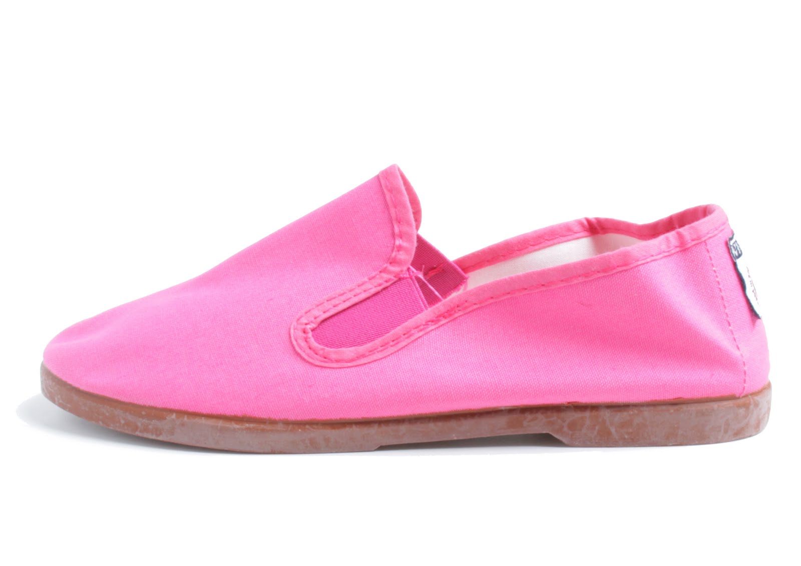 FFW: VICTORIA REVIVLAS GONG FU TRADITIONAL SHOEMAKER SINCE 1915