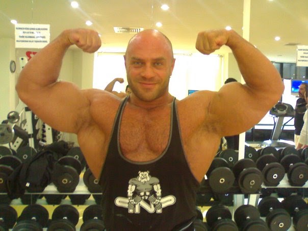 Muscle Lover: Turkish bodybuilder Serdar Aktolga