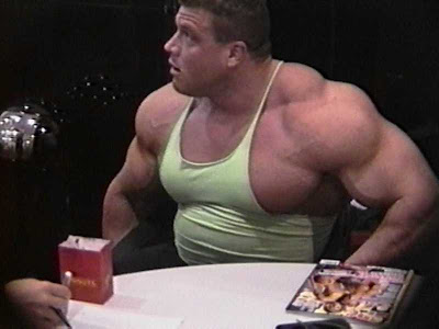 Muscle Lover: Canadian giant bodybuilder Greg Kovacs