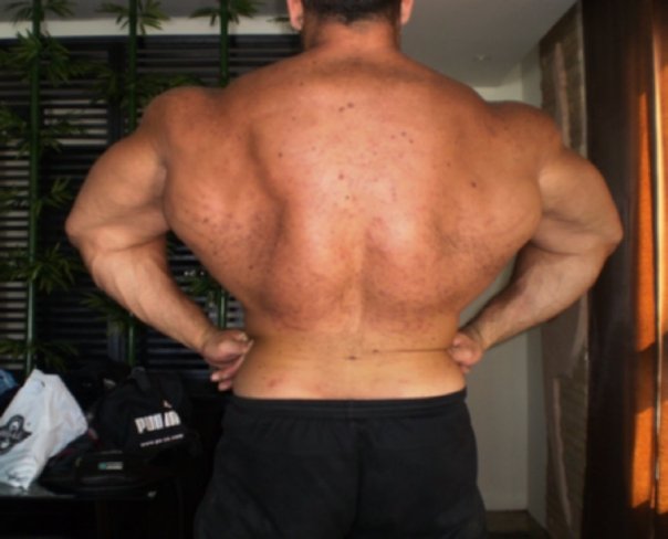 Muscle Lover: Unknown Aussie strong man