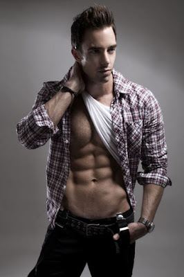 BOGOSS LAND: Ivan Scannell